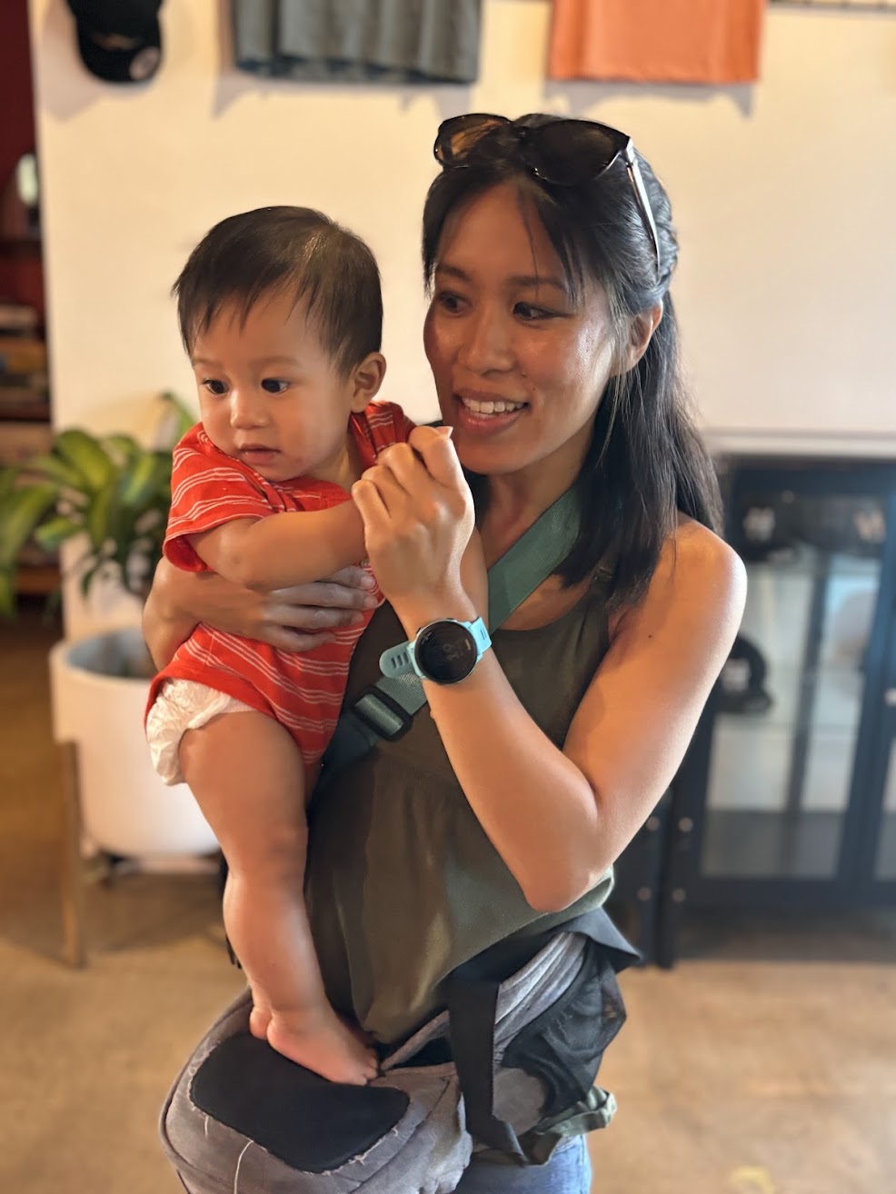 Tushbaby Carrier Review: Is Tushbaby Worth it? | Diapers To Destinations