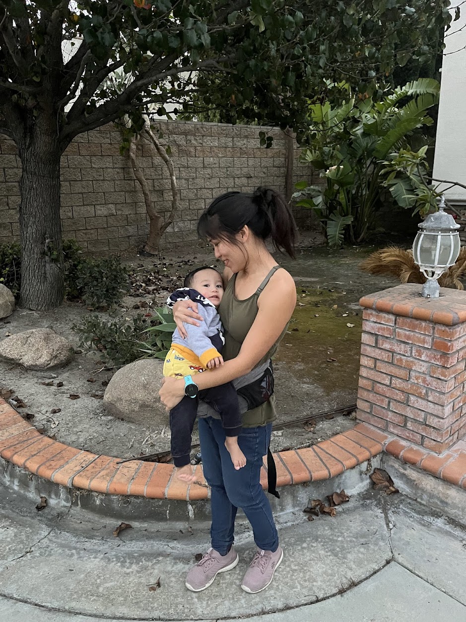Tushbaby Carrier Review: Is Tushbaby Worth it? | Diapers To Destinations